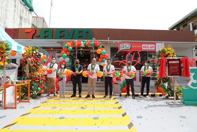 7-11 opens 3000th store in Philippines | Where is Ed Uy?