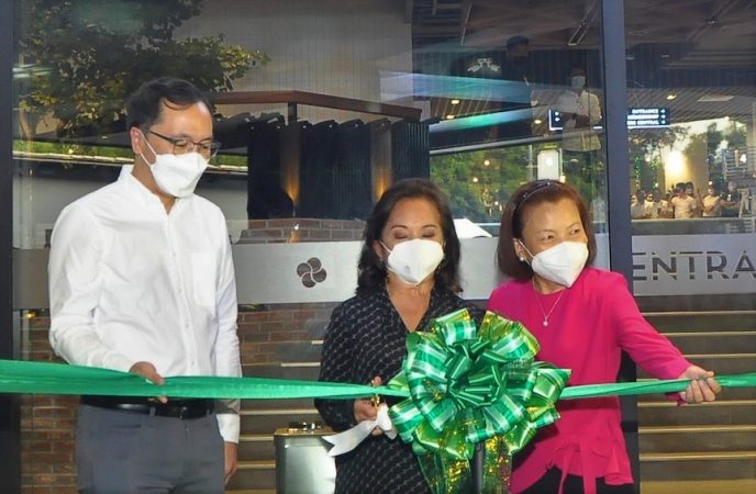 Landers Superstore opens its 1st store in an Ayala Mall! | Where is Ed Uy?