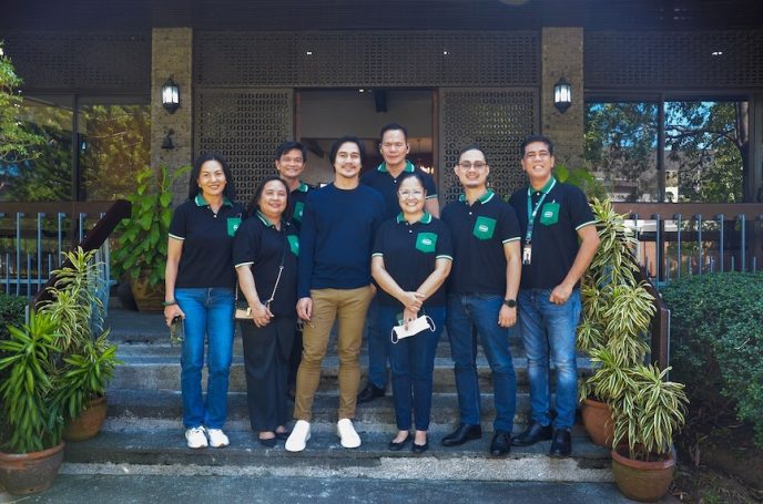 Piolo Pascual made a surprise visit to the Bulacan manufacturing plant ...